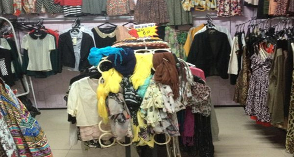 Tianlantian GoGo Clothes Overstock Market
