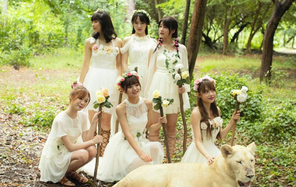 ビーチで弾けるSNH48、MVではライオンと共演