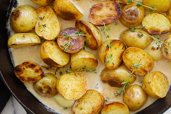 Creamy Garlic Thyme Potatoes