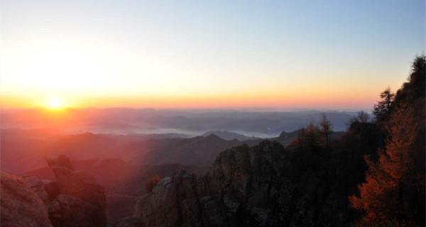 Sunrise Watching at Wuling Mountain