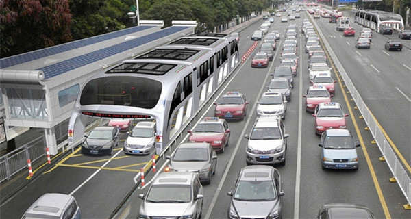 Straddling Bus Set to Test Running in Beidaihe