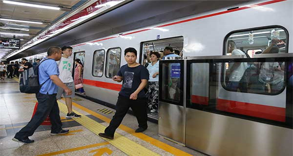 Beijing Subway Line Gets Safety Doors