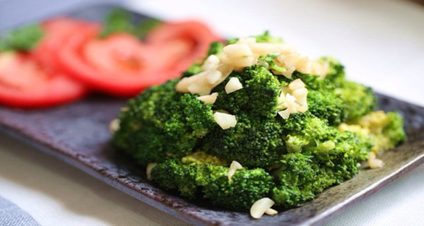 Broccoli with Mashed Garlic